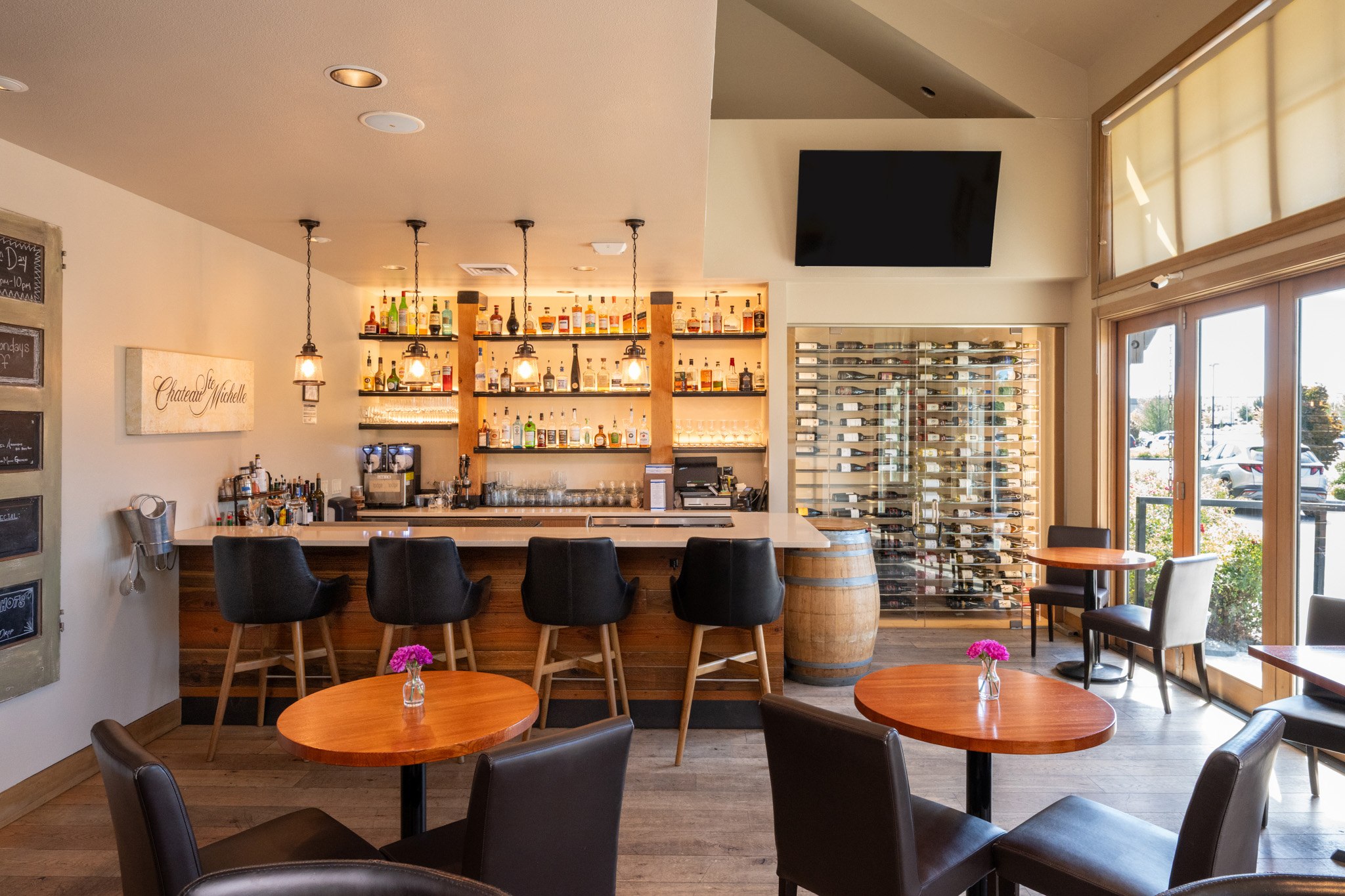 Cocktail & Wine Bar | Riva Riverside Italian Dining at The Lodge at ...