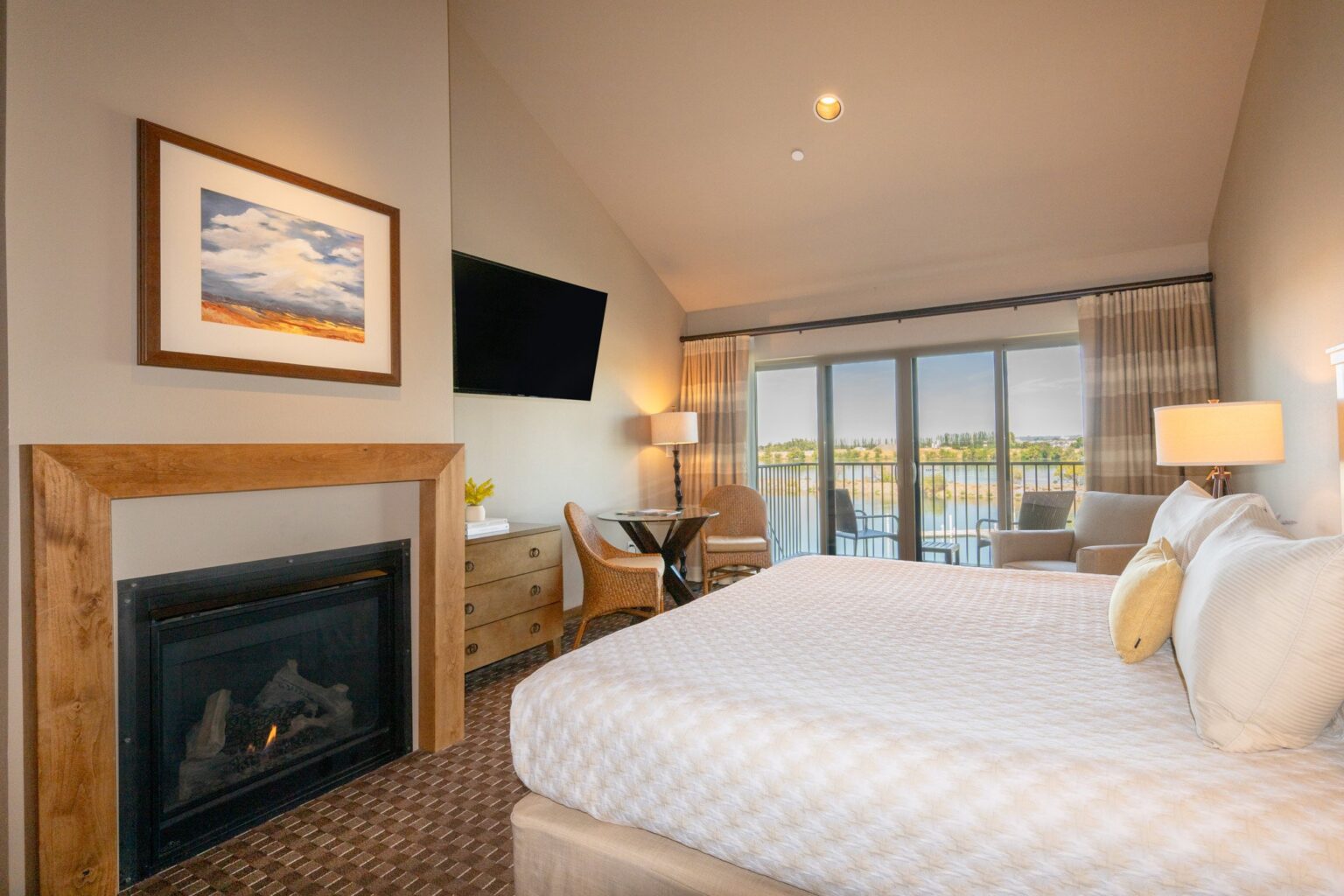 Top Floor Rooms | The Lodge at Columbia Point